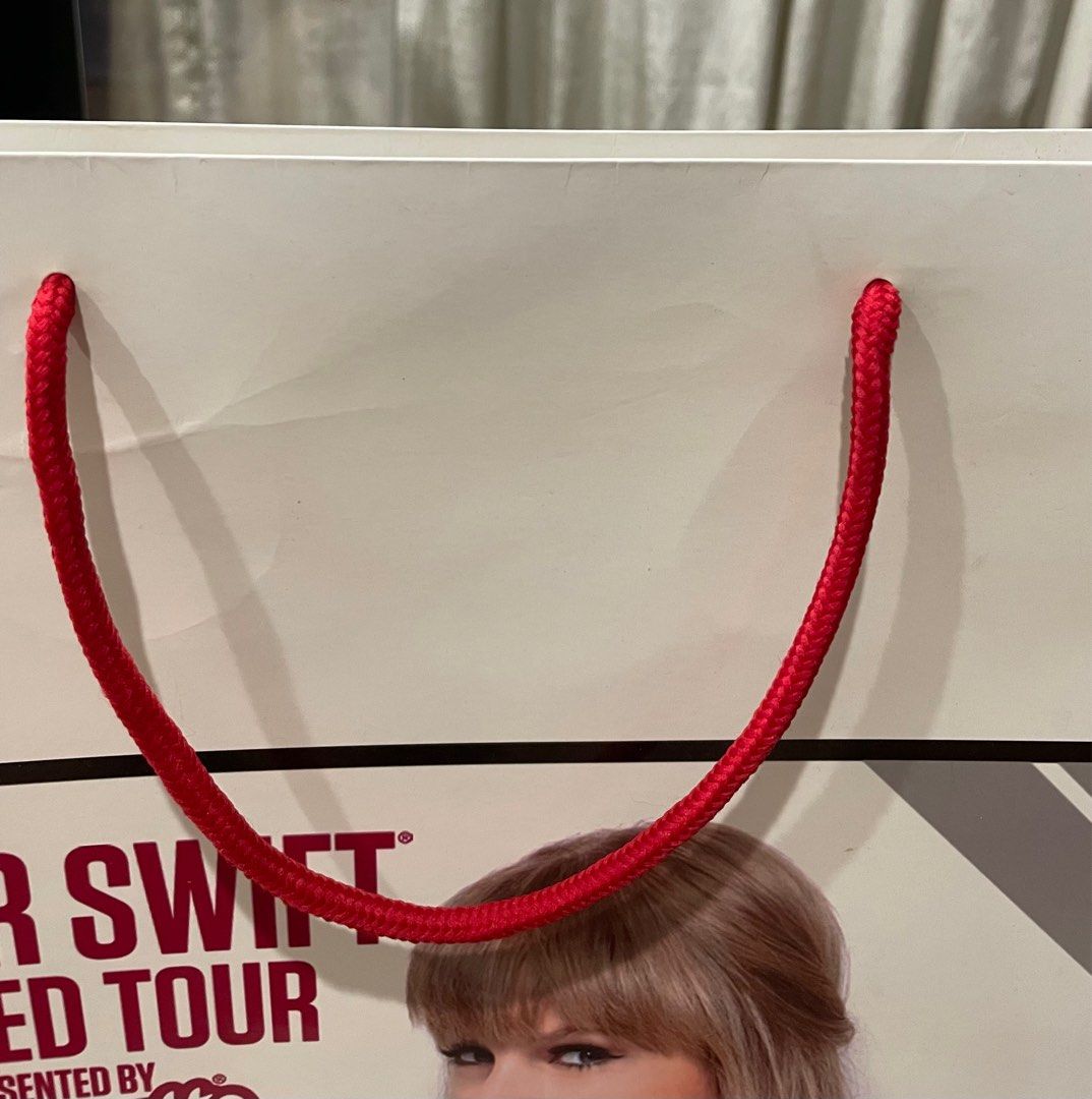 Taylor Swift The Red Tour (presented by) Cornetto paperbag / paper bag ...