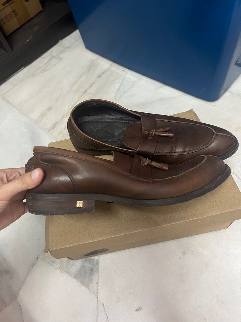 Tomaz lofar leather, Men's Fashion, Footwear, Dress shoes on Carousell