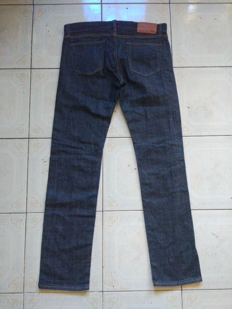Uniqlo S001 Selvedge Jean 35 actual, Men's Fashion, Bottoms, Jeans on Carousell