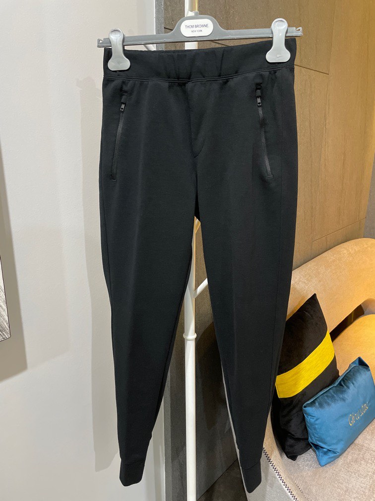 Uniqlo track pant, Men's Fashion, Bottoms, Sleep and Loungewear on ...