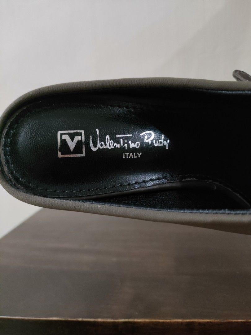 Valentino Rudy Heels, Women's Fashion, Footwear, Heels on Carousell