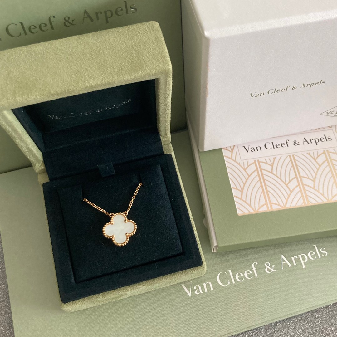 3 days sales @ $3200 Van Cleef & Arpels (VCA) Vintage Alhambra Pendant ...