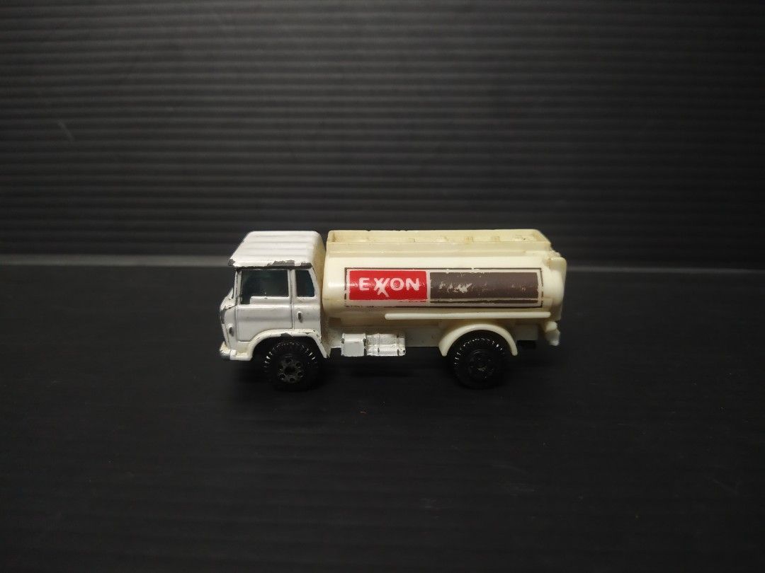 Vintage Yatming White Exxon Semi Oil Gasoline Tanker Truck Diecast Toy ...