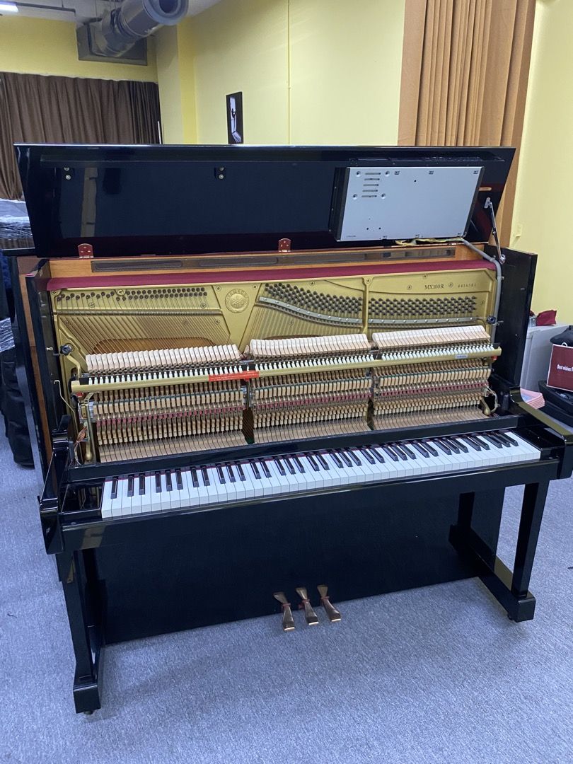 YAMAHA U1 Upright Piano (MX101R) No. 4416581, Hobbies & Toys, Music ...