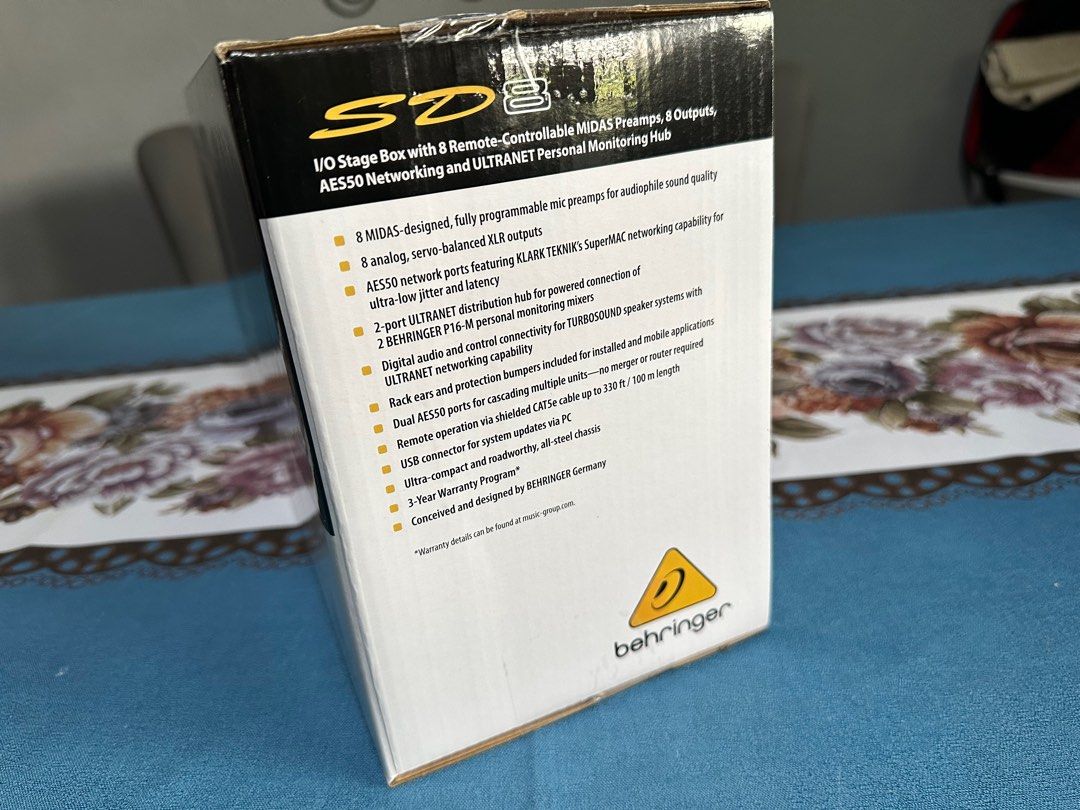 Behringer SD8 (I/O Box Remote-Controllable MIDAS Preamps, 8 Outputs, AES50 Networking and ...