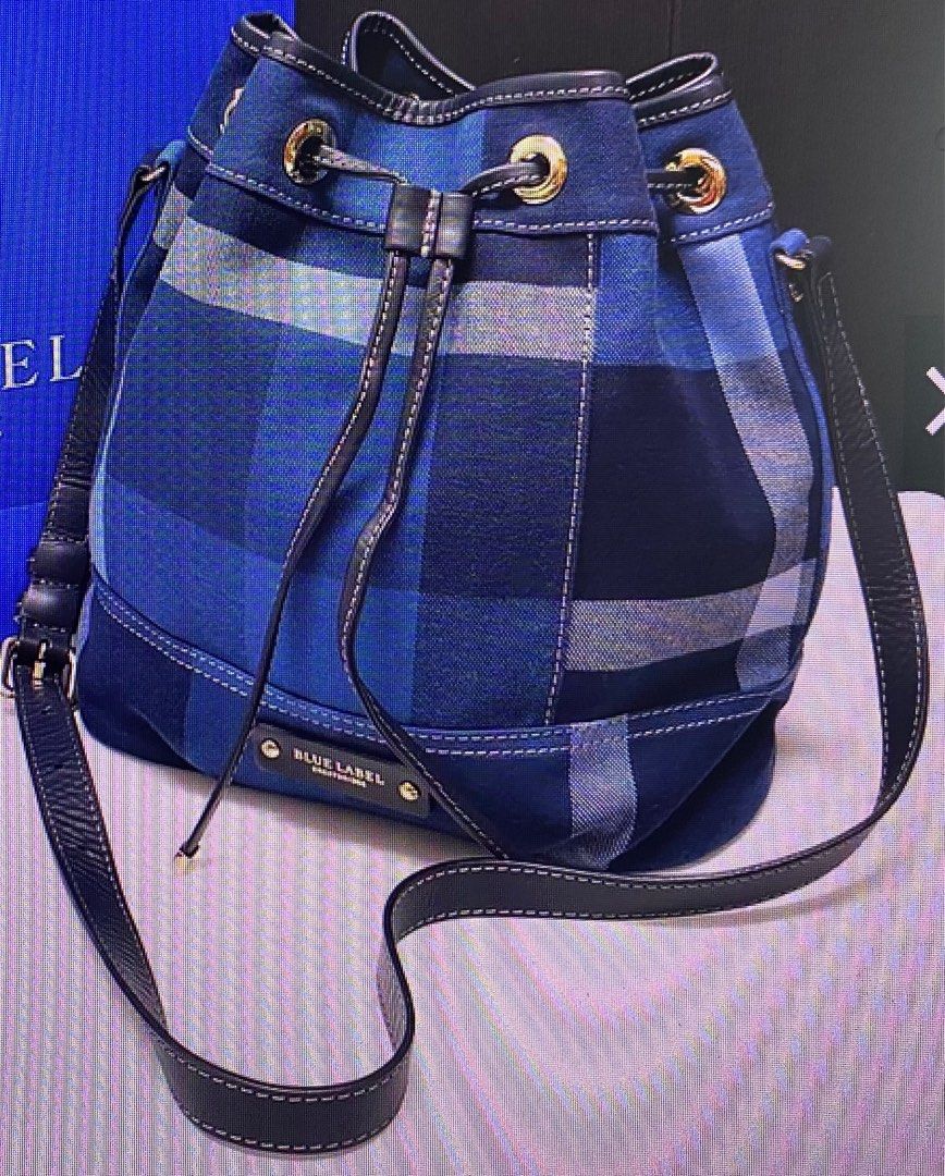 Authentic Blue Label Crestbridge Bucket Bag in blue , Women's Fashion ...