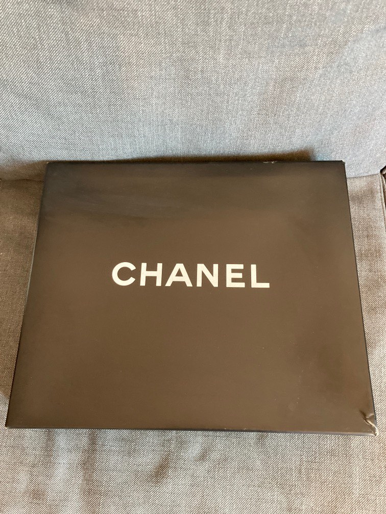 Chanel box, 名牌, 手袋及銀包 - Carousell