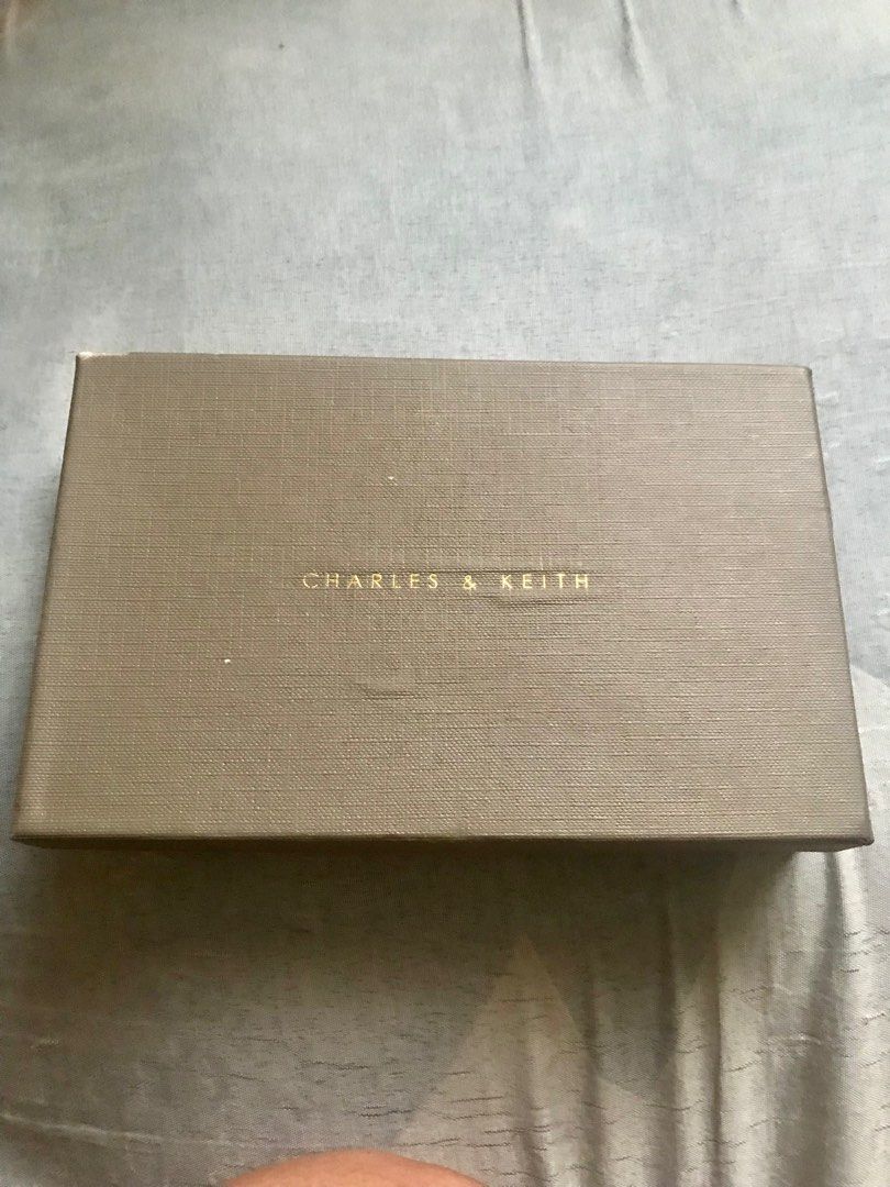 (Rush) Charles & Keith Gemma Quilted Wallet Red (brand new), Women's ...