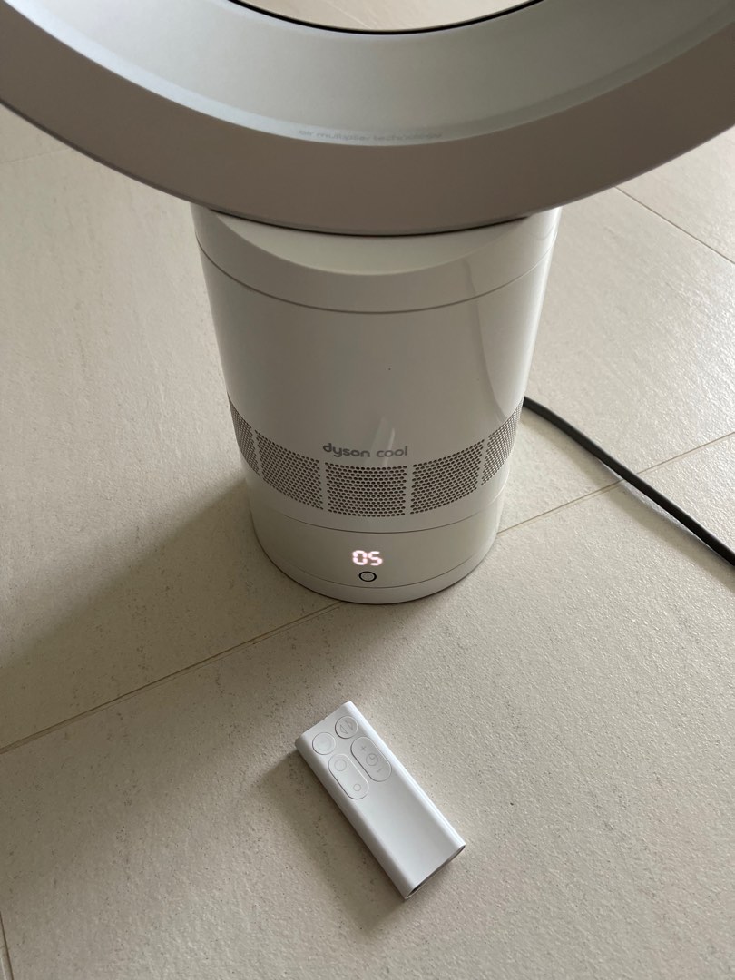 Dyson desktop fan AM06 with remote, Furniture & Home Living, Lighting ...