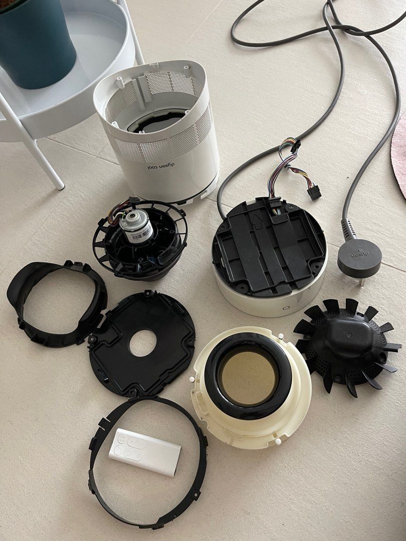 Dyson desktop fan AM06 with remote, Furniture & Home Living, Lighting ...