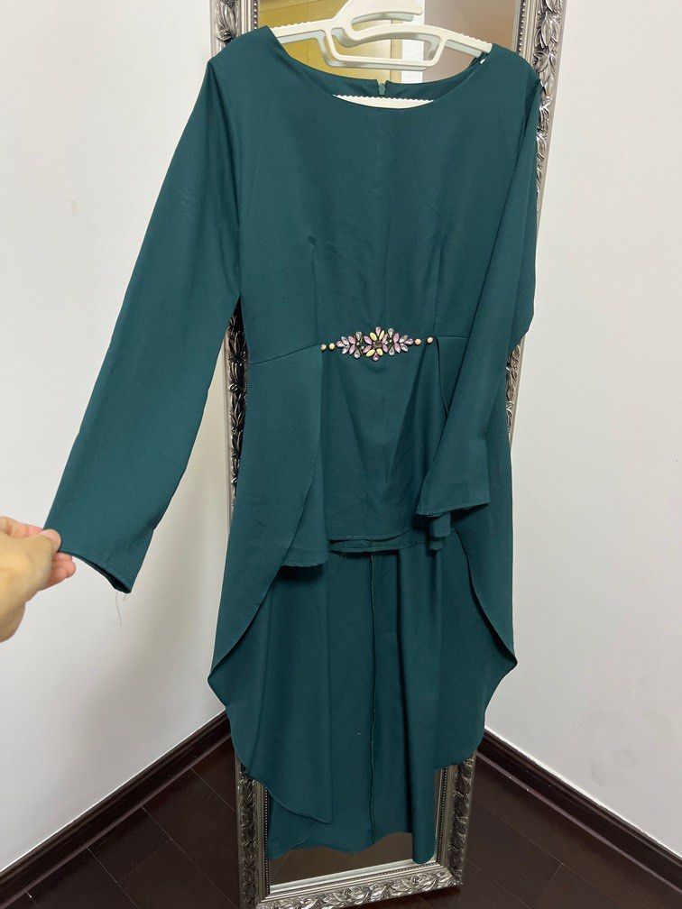 Emerald green fishtail top, Women's Fashion, Tops, Longsleeves on Carousell