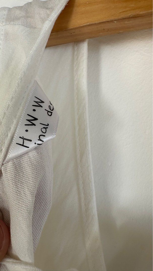 Hanging top tie back, Women's Fashion, Tops, Others Tops on Carousell