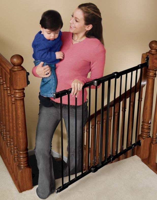 KidCo Baby Safety Gate Angle Wall Mounted Safeway, Babies & Kids, Baby ...