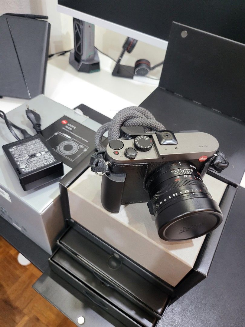 Leica Q Titanium, Photography, Cameras on Carousell