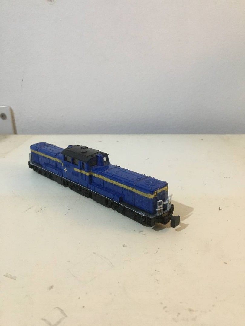 !!LOOSE!! TRANE TRAIN MODEL, Hobbies & Toys, Toys & Games on Carousell