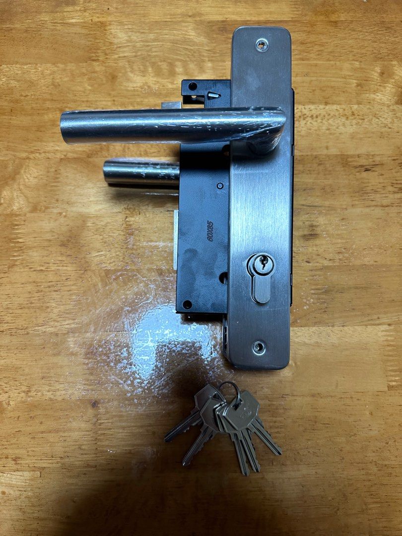 Metal Gate Handle Lock Set, Furniture & Home Living, Security & Locks ...