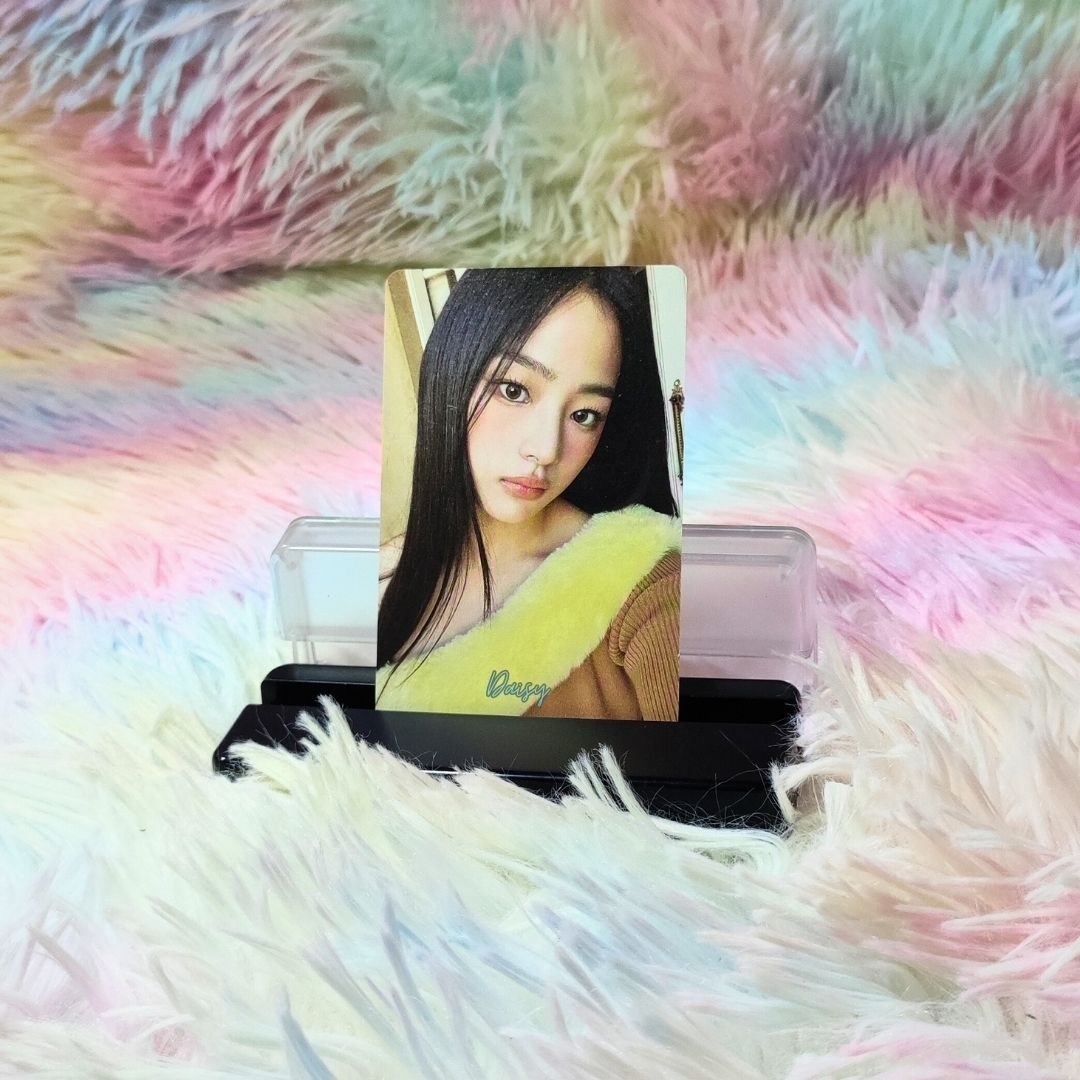 NewJeans 1st EP 'New Jeans' Weverse Albums ver. Photocard B - Minji 01, Hobbies & Toys ...