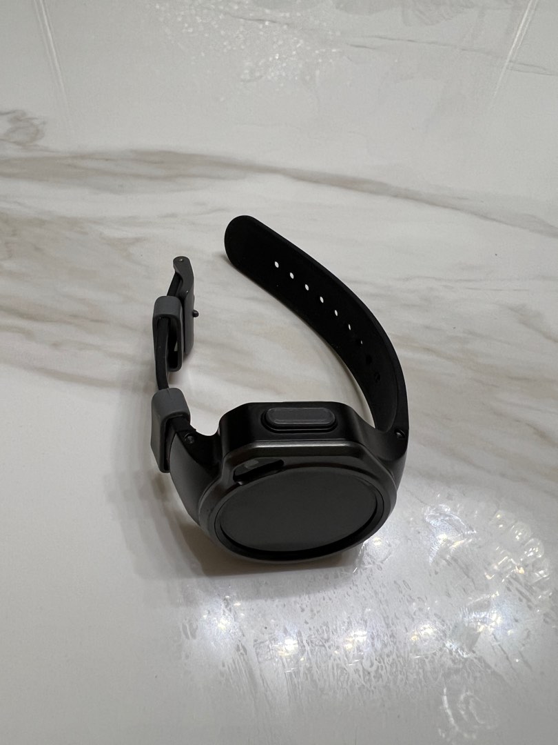 Oaxis Myfirst Watch Fone R1 Black, Mobile Phones & Gadgets, Wearables ...