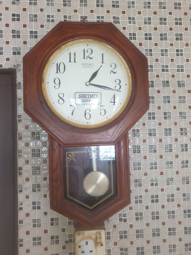Old clock ( 88, Furniture & Home Living, Home Decor, Clocks on Carousell