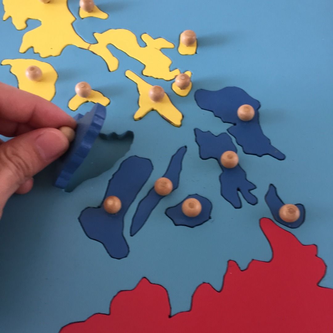 Preloved: Wooden Philippine Puzzle Map in 3 Groups by Planet Montessori ...