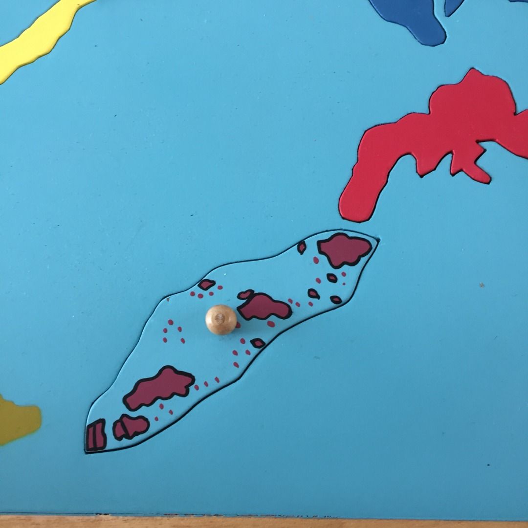 Preloved: Wooden Philippine Puzzle Map in 3 Groups by Planet Montessori ...