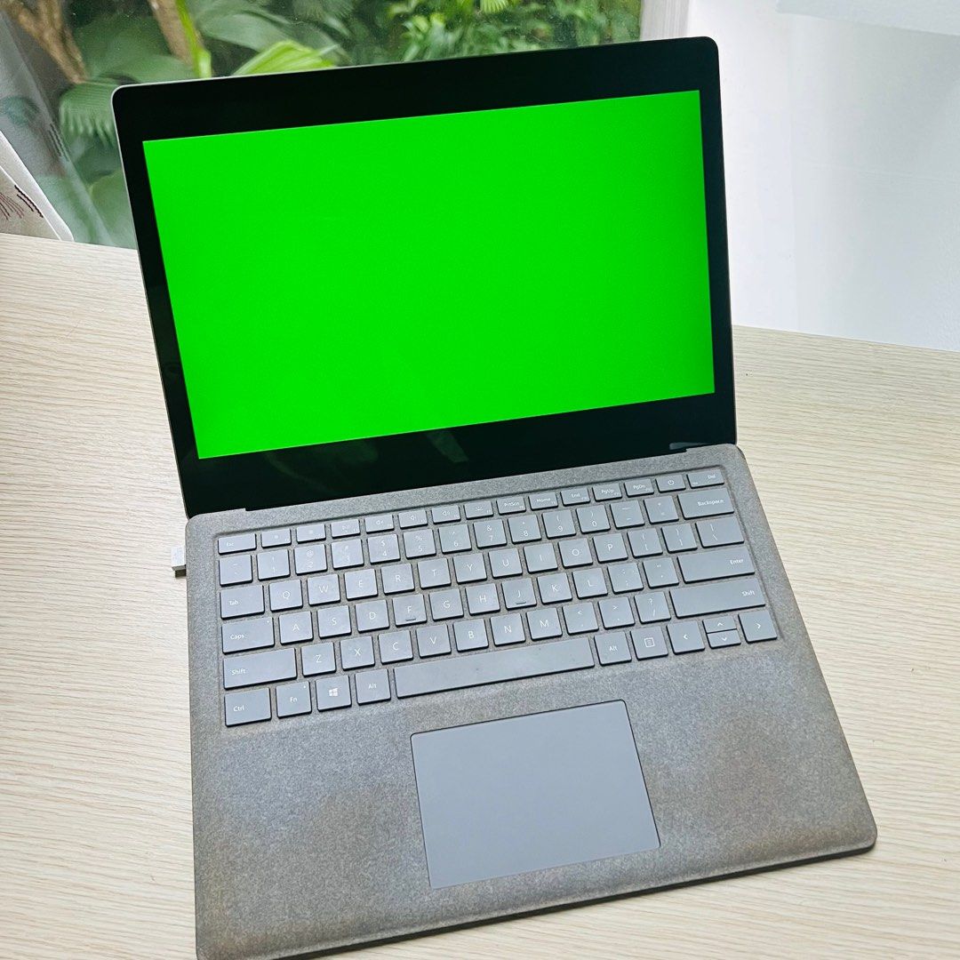 Pristine Condition Microsoft Surface Laptop 2 13.5-inch PixelSense ...