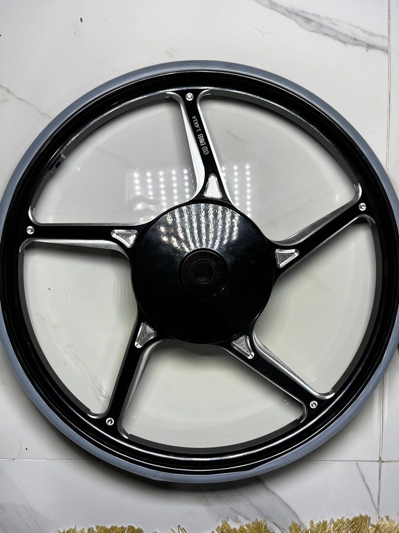 Rim fg511 enkei hitam kilat 20T, Motorbikes on Carousell