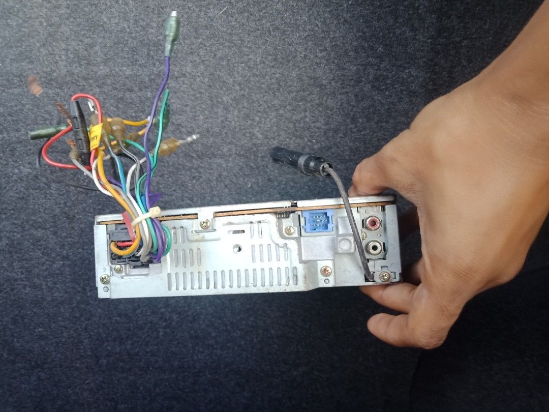 Saga vvt radio lama, Audio, Other Audio Equipment on Carousell