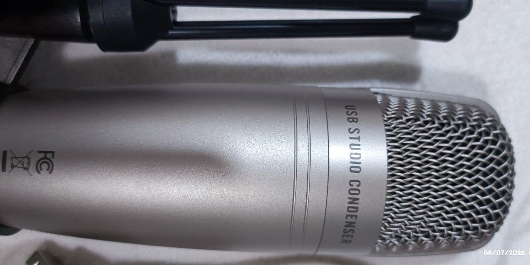 Samson Condenser microphone, Audio, Microphones on Carousell