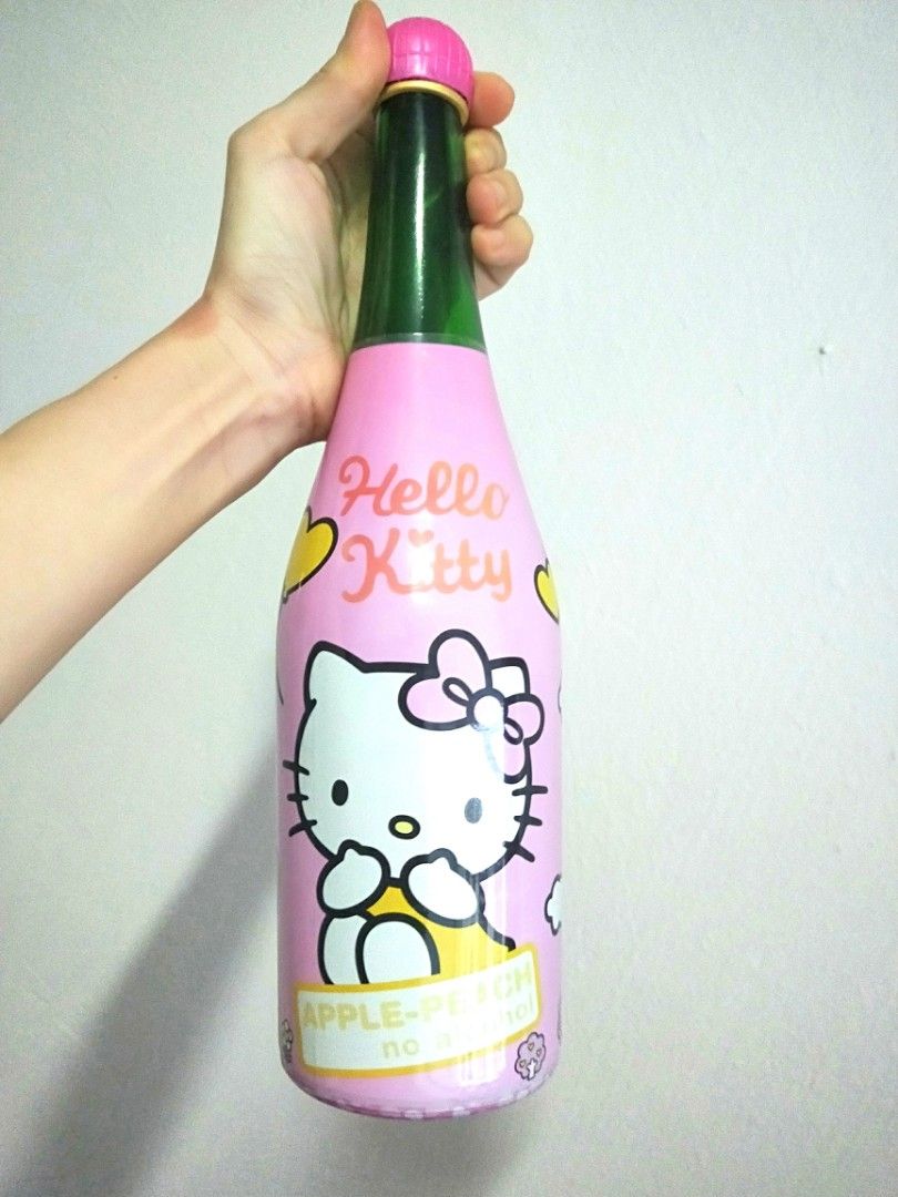 Sanrio Hello Kitty Wine Bottle, Hobbies & Toys, Memorabilia ...