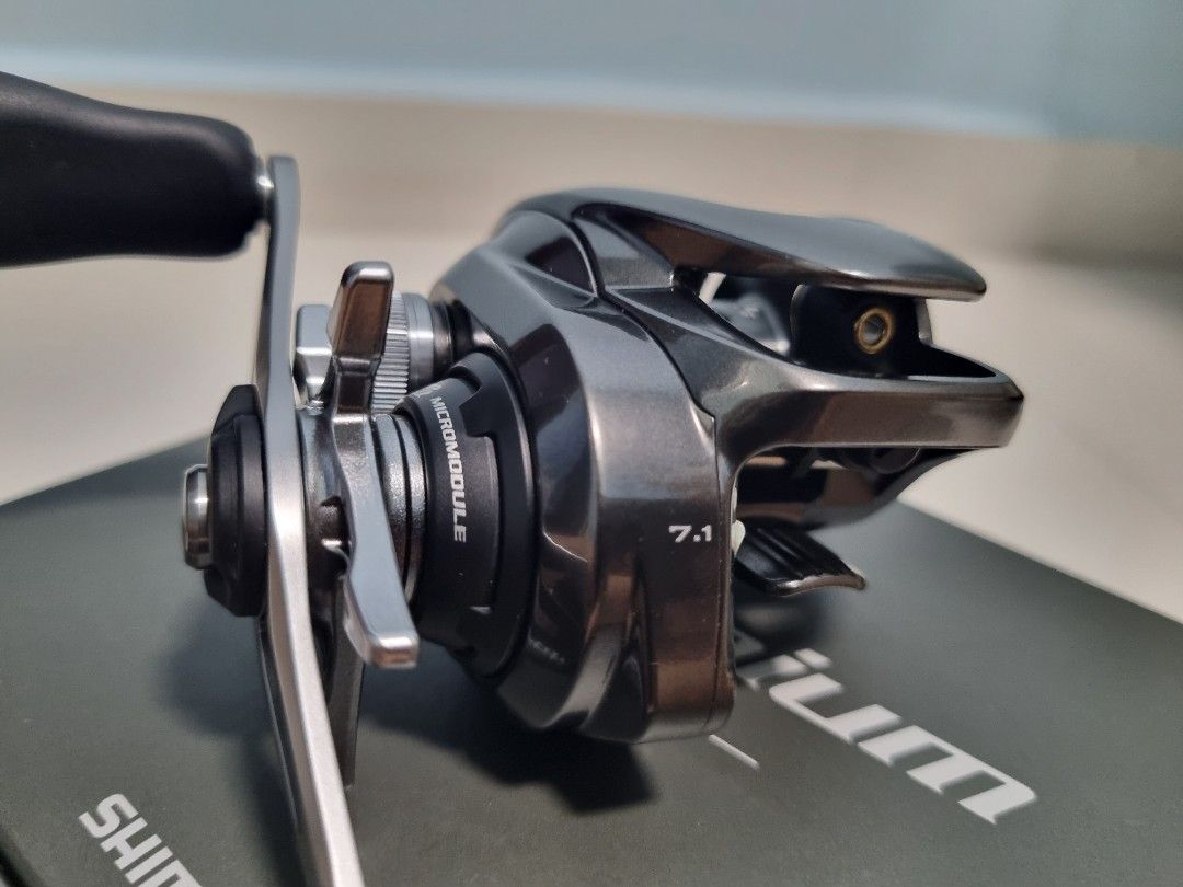 Shimano Metanium HG Baitcasting fishing reel (shimano daiwa evergreen ...