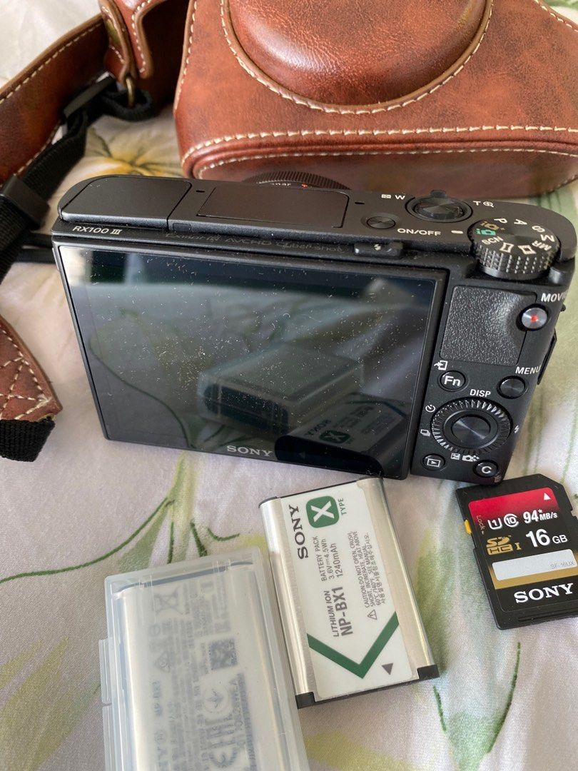 SONY RX100 III, Photography, Cameras on Carousell