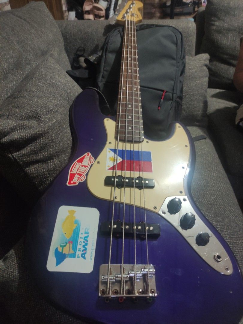Squire affinity 4 string bass, Hobbies & Toys, Music & Media, Musical ...