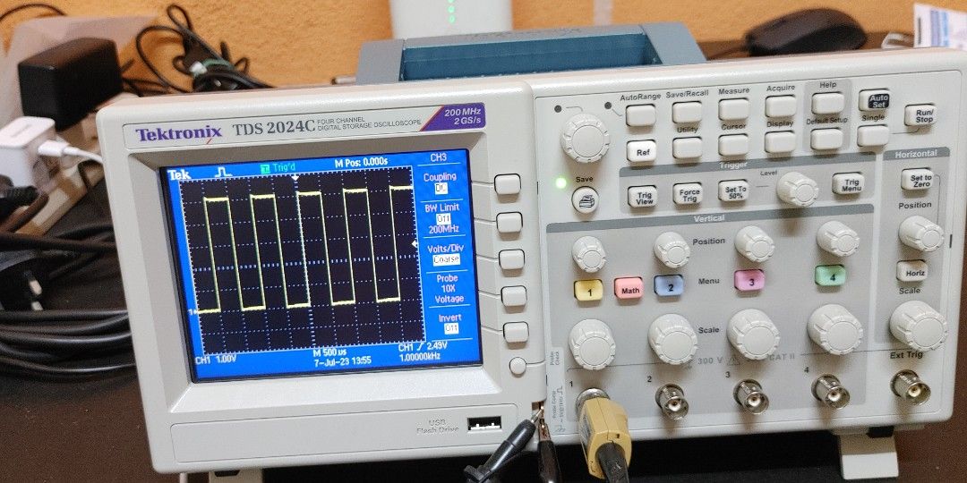 Tektronix TDS2024C - Digital Storage Oscilloscope (4 Channels, 200 MHz ...