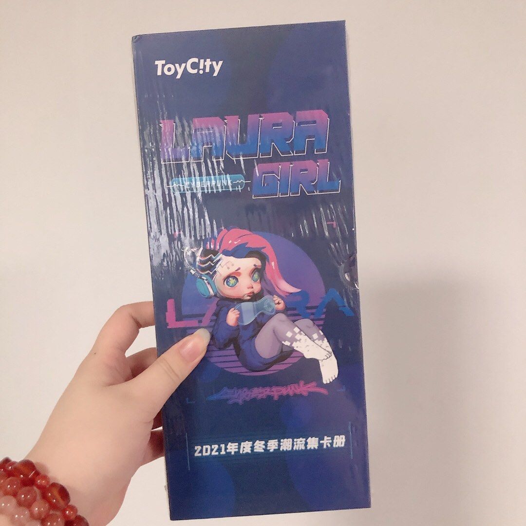 Toycity Laura Card Holder Blind Box Popmart, Hobbies & Toys ...