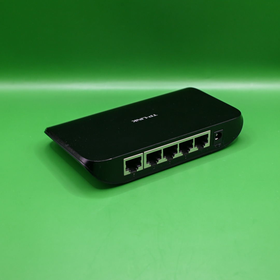 TP-Link TL-SG1005D 5-Port Gigabit Desktop Switch, Computers & Tech ...