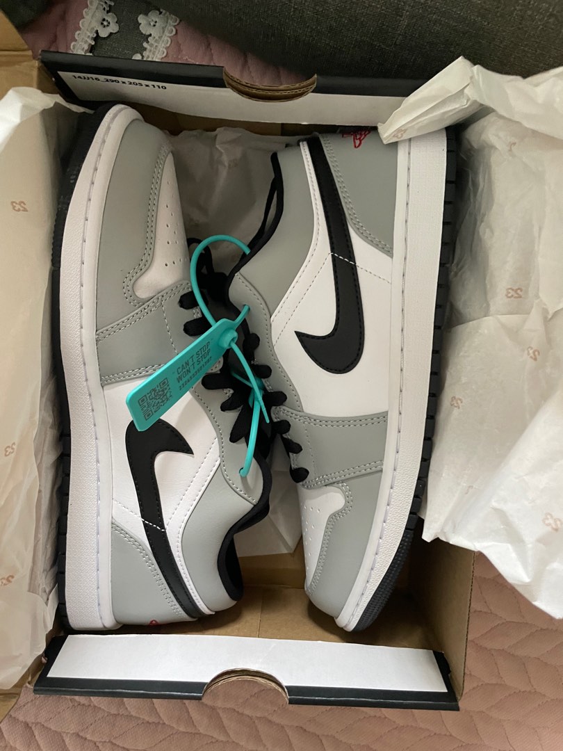 [US8.5] Jordan 1 Low Light Smoke Grey Box slight dent, Men's Fashion ...