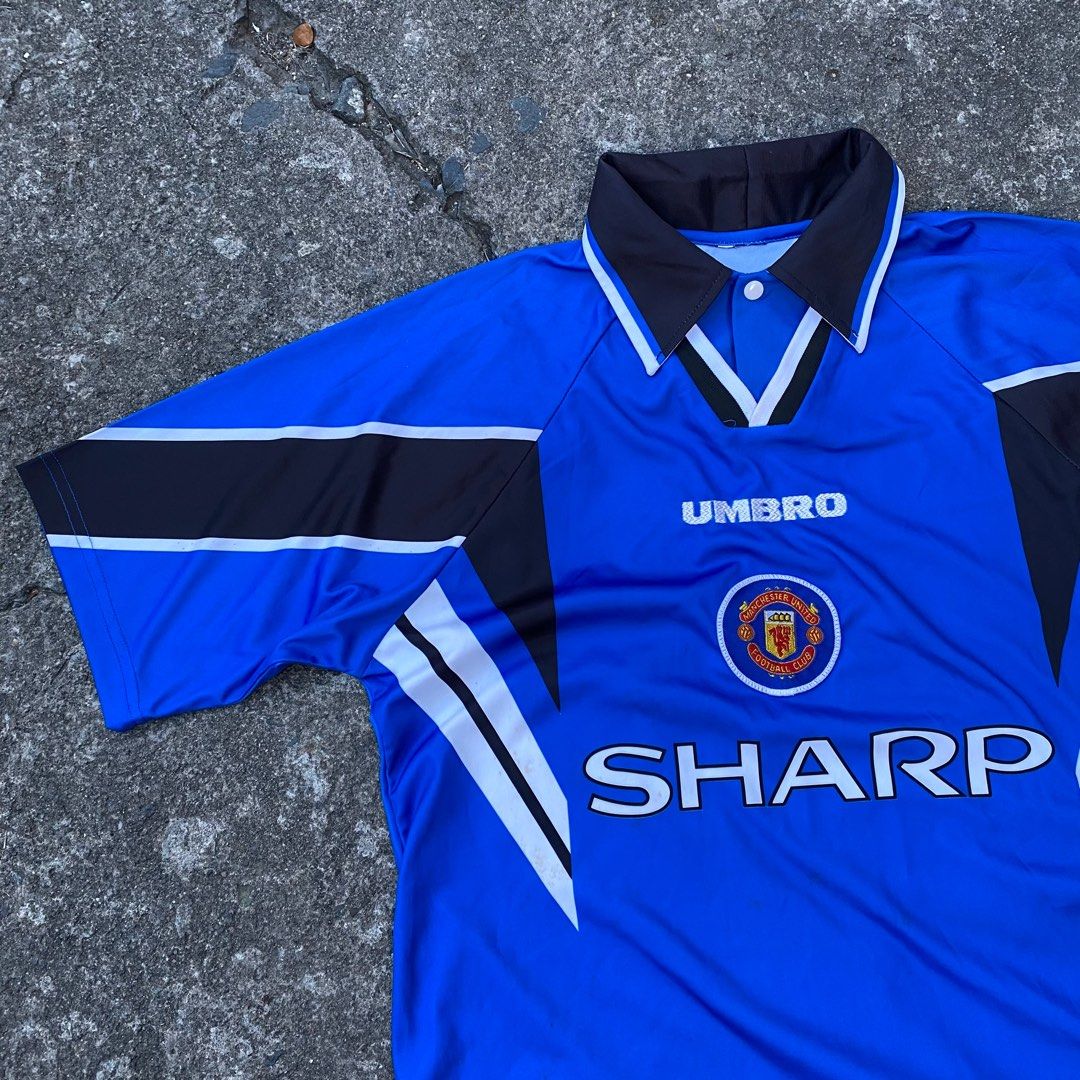 Vintage Football Kit - Sharp Manchester Umbro 93'-95' on Carousell