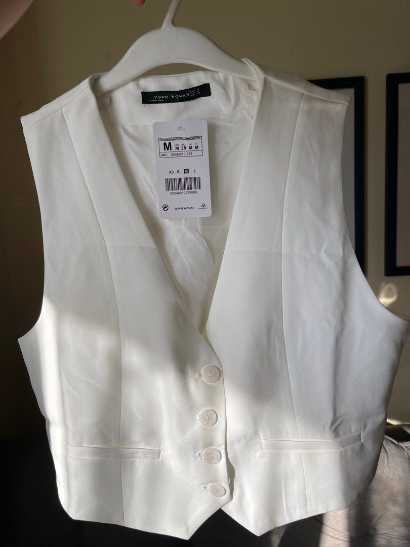White v-neck vest (ZARA DUPE), Women's Fashion, Tops, Others Tops on ...
