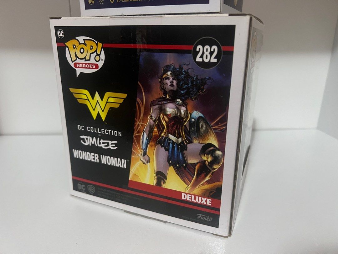 Wonder woman Deluxe Jim Lee + Wonder woman Golden age funko pops ...