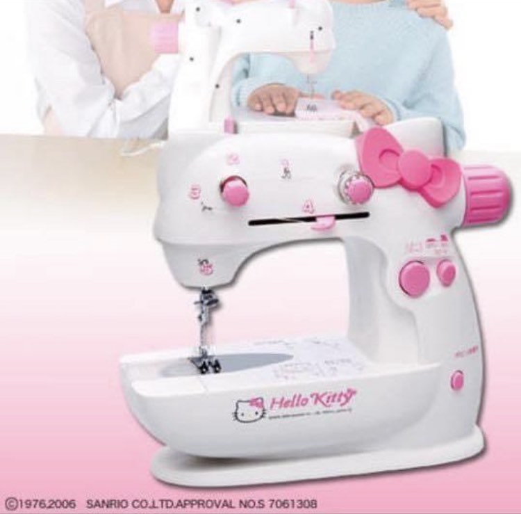 2006 Hello Kitty Sewing Machine, Hobbies & Toys, Memorabilia ...