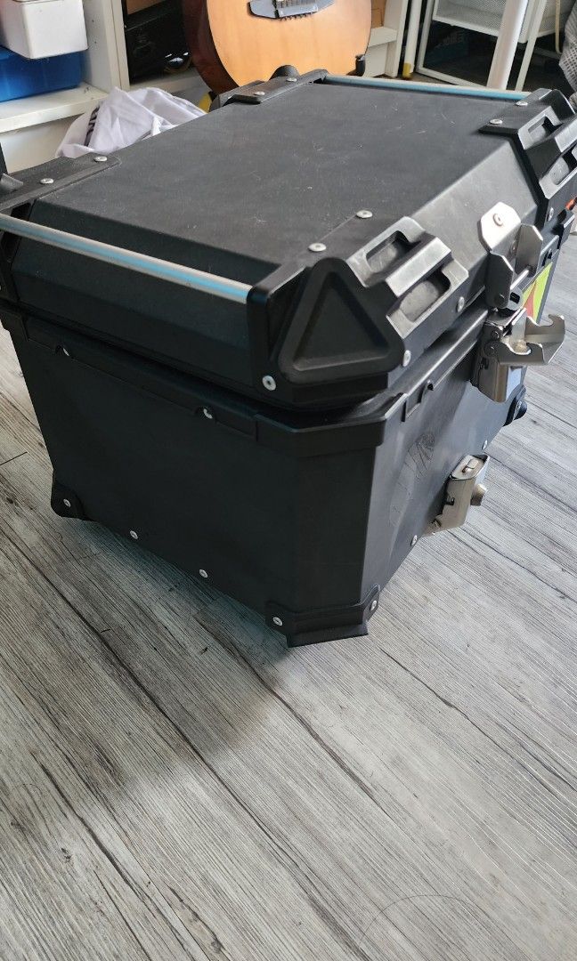 45L Top Box with baseplate, Motorcycles, Motorcycle Accessories on ...