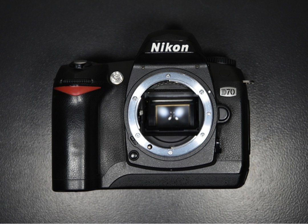 【經典古物】尼康 NIKON D70 單反 自動對焦 CCD 數位單眼相機 D300 D100 D200 FM FE F, 相機攝影, 相機在旋轉拍賣