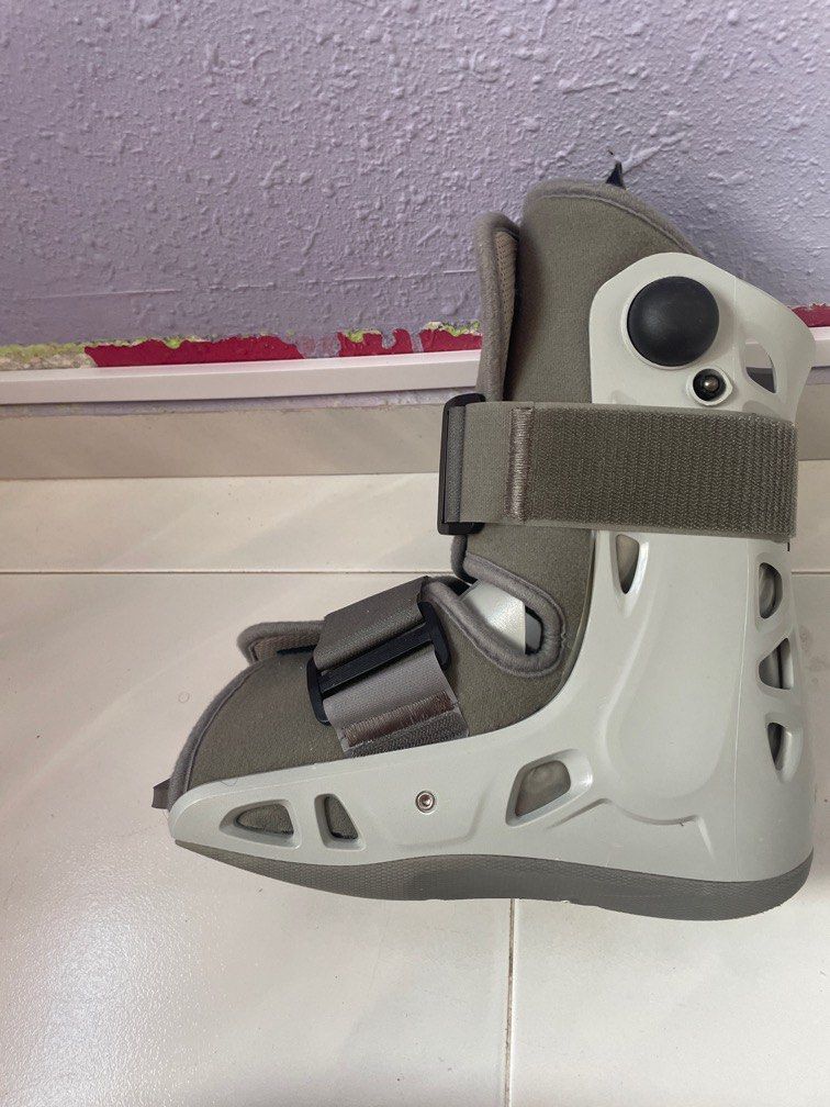 Aircast for left ankle and foot, Health & Nutrition, Assistive ...