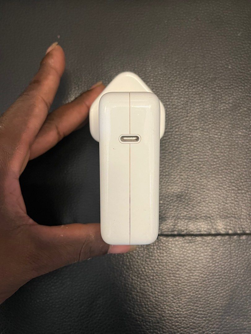 Apple charging plug W61, Announcements on Carousell