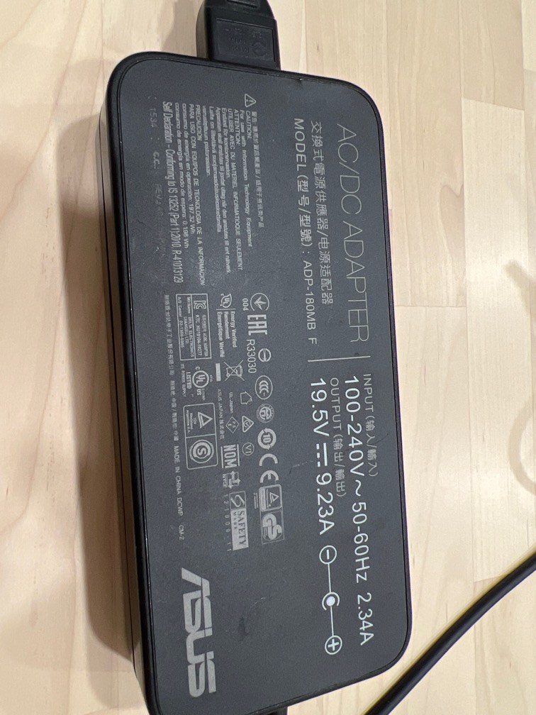 ASUS ADP-180MB F 筆電變壓器, 電腦及科技產品, 電腦周邊產品, 電腦充電器在旋轉拍賣