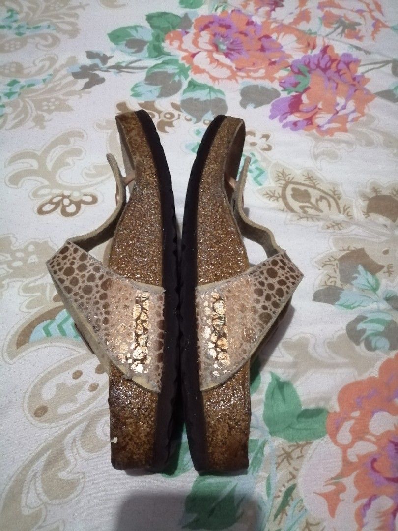 Birkenstock, Women's Fashion, Footwear, Slippers and slides on Carousell