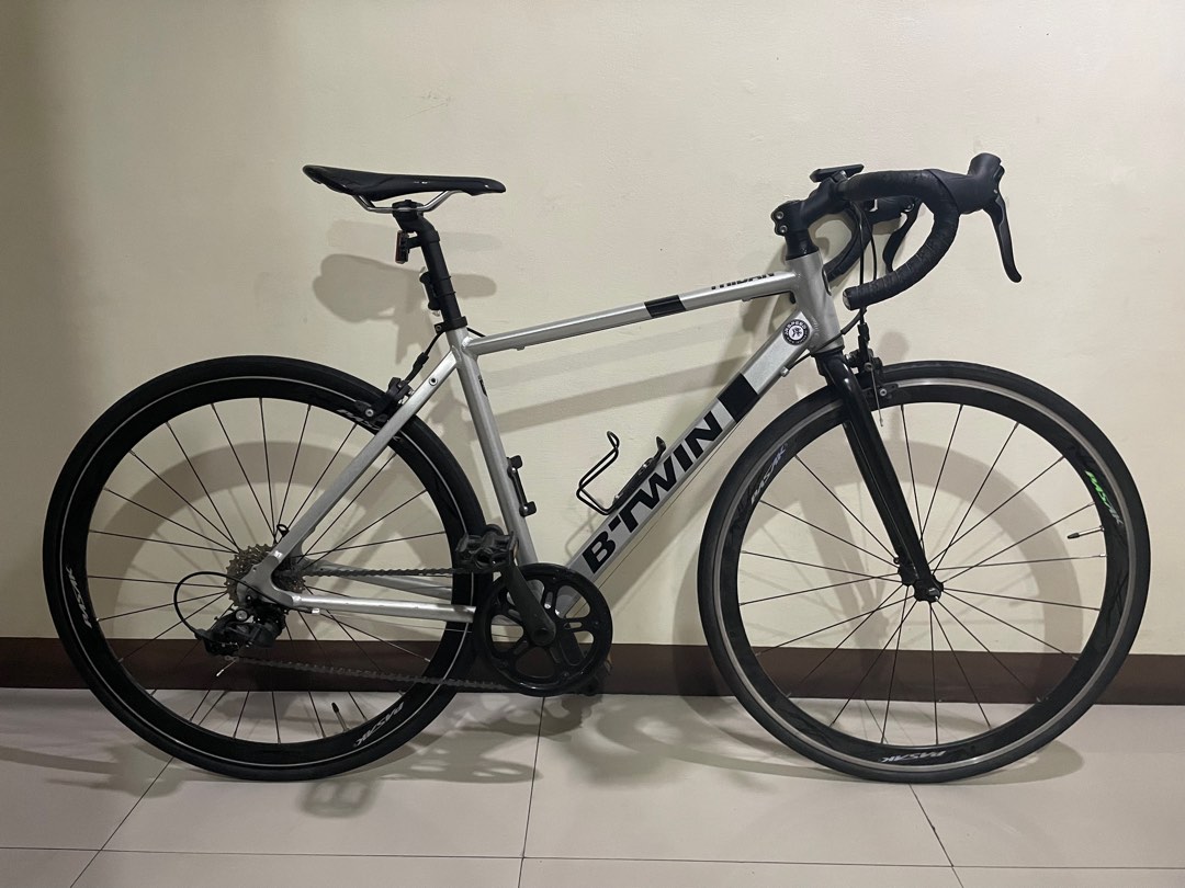 Btwin road bike, Sports Equipment, Bicycles & Parts, Bicycles on Carousell