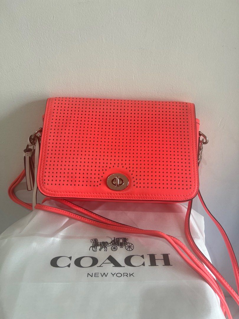 Coach Sling Bag, Fesyen Wanita, Tas & Dompet di Carousell