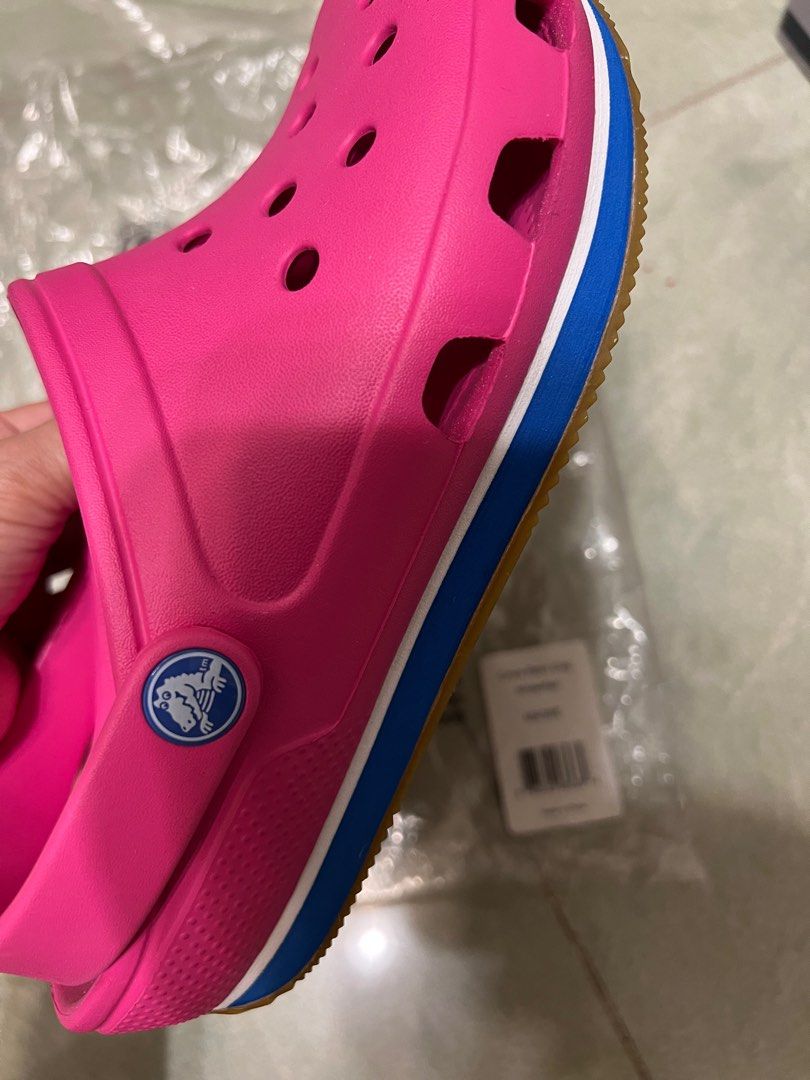 Crocs Retro Clog scandal white/hot pink, 女裝, 鞋, 涼鞋 - Carousell